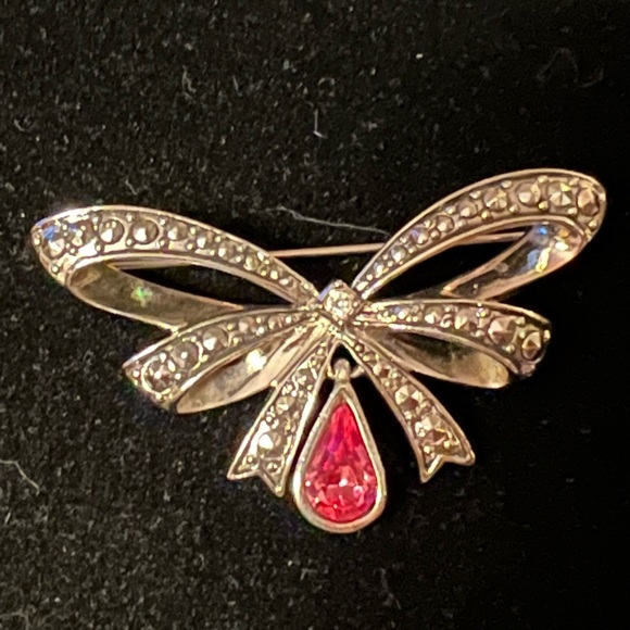 Avon | Jewelry | New Avon Silver Bow Pin With Pink Teardrop Stone ...